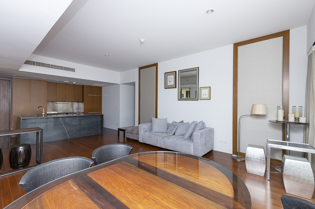 Century 21 Thailand Property - Luxury unit , only 80 metres away from ...