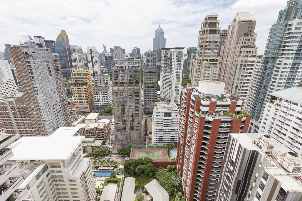 Century 21 Thailand Property - Luxury unit , only 80 metres away from ...