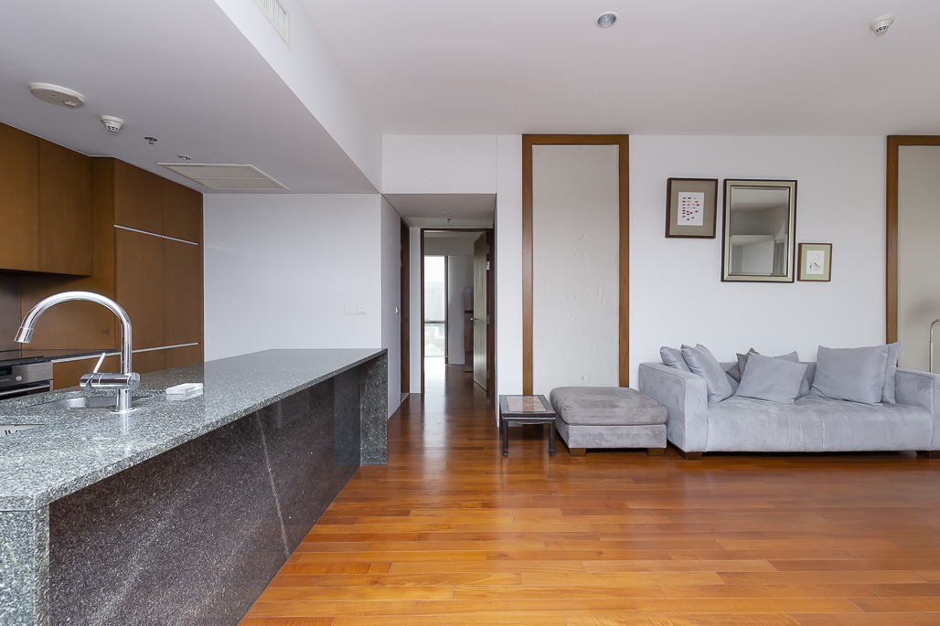 Century 21 Thailand Property - Luxury unit , only 80 metres away from ...