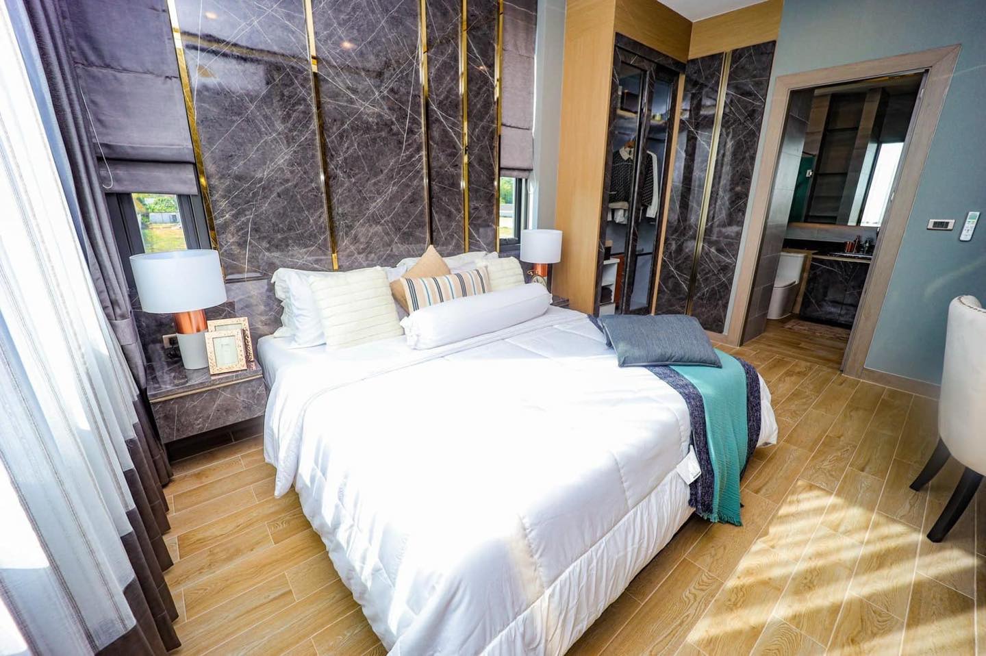 Century 21 Thailand Property - House style Luxury Modern Pool Villa 2 floors Madcha Nirvana ...