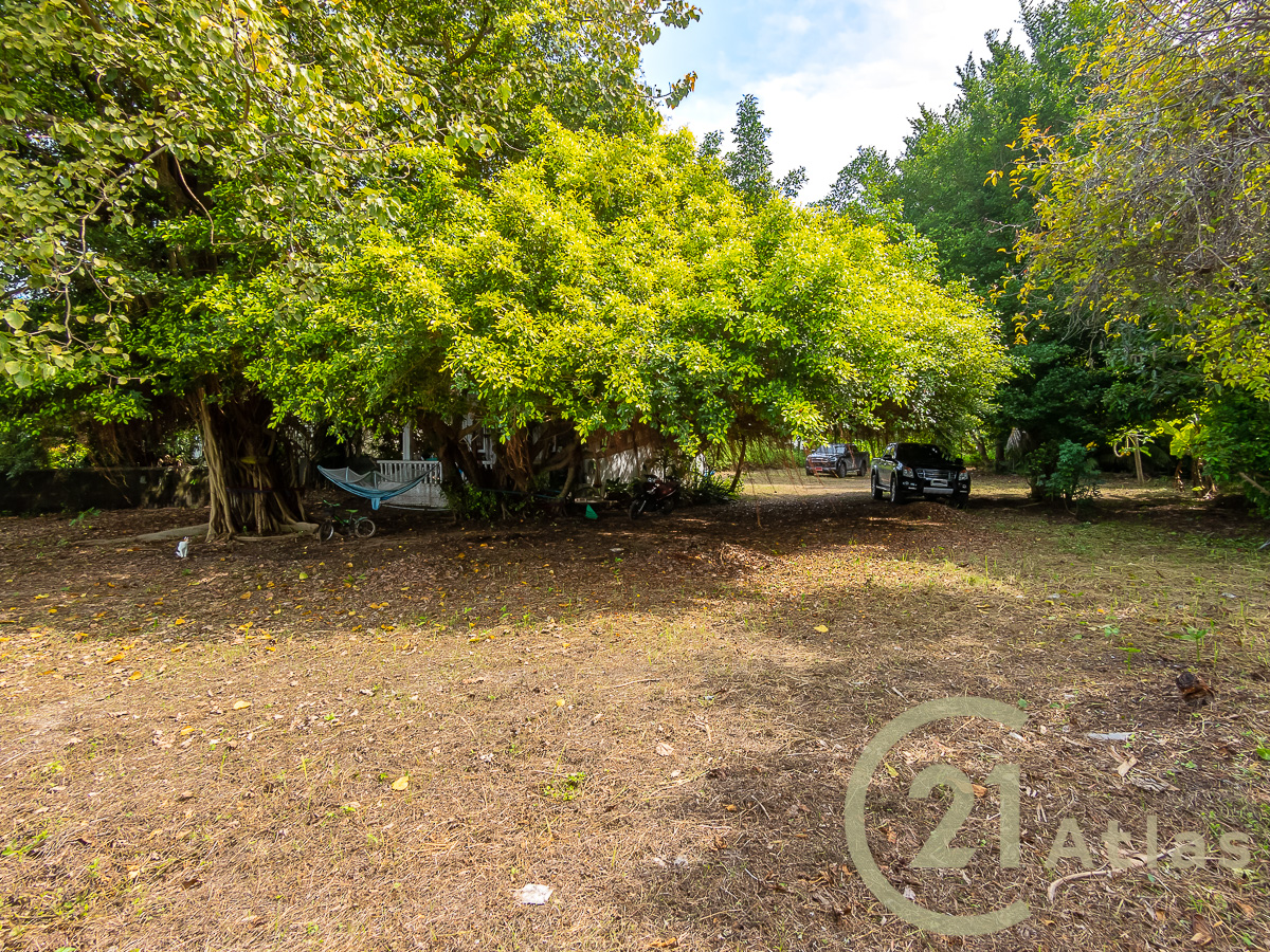 Century 21 Atlas - Sea side land plot in a prime location