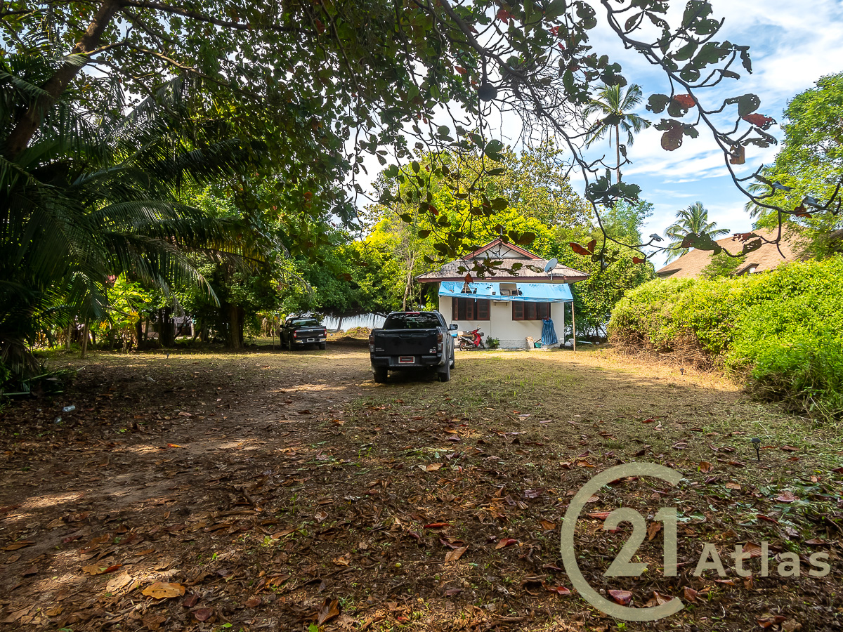 Century 21 Atlas - Sea side land plot in a prime location