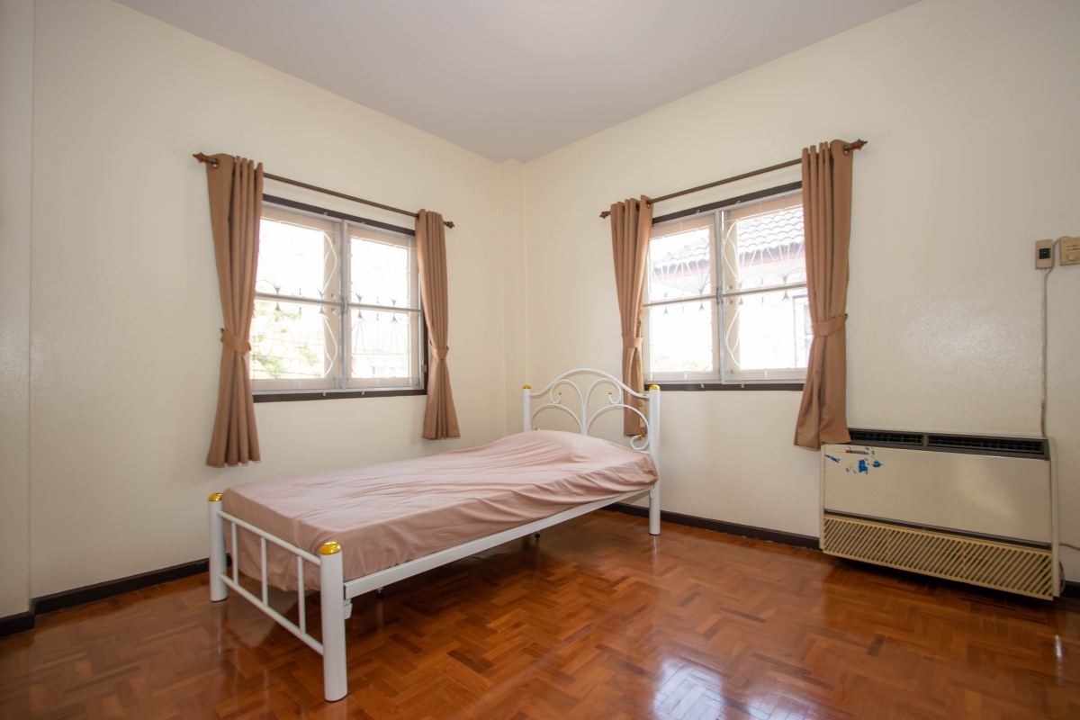 Century 21 Thailand Property - Corner Plot 3-Bedroom House for SALE at ...