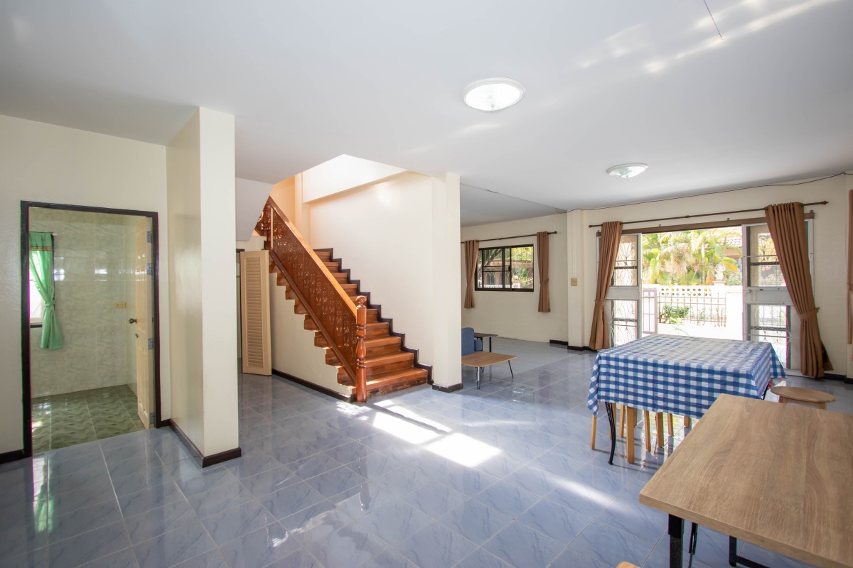 Century 21 Thailand Property - Corner Plot 3-Bedroom House for SALE at ...