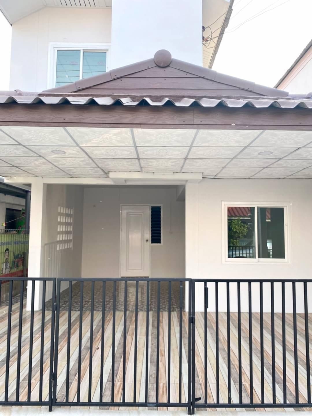 Century 21 Thailand Property - Renovated House for SALE at Eua Arthron