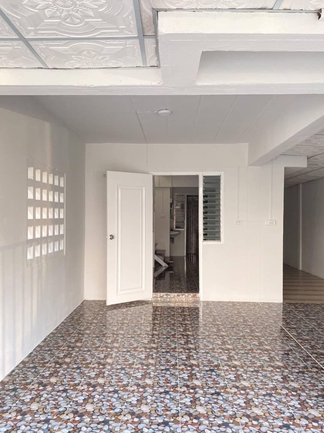 Century 21 Thailand Property - Renovated House for SALE at Eua Arthron