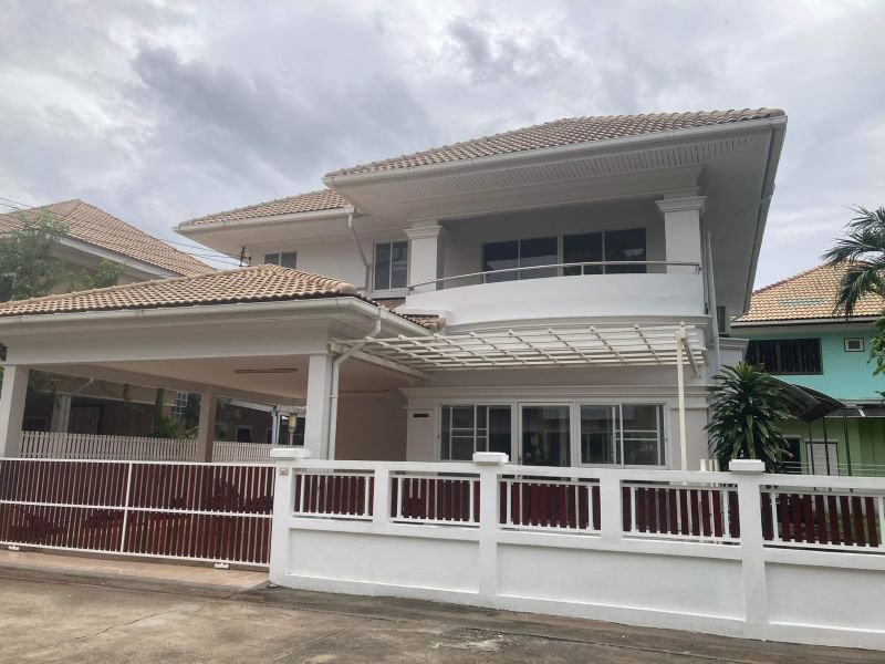 Century 21 Thailand Property - Big house, Piyawat Ang Sila Village ...