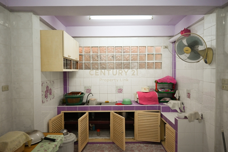 Century 21 Thailand Property - Urgent sale! 2-story townhome, corner house “Baan Warocha 2” 73 ...